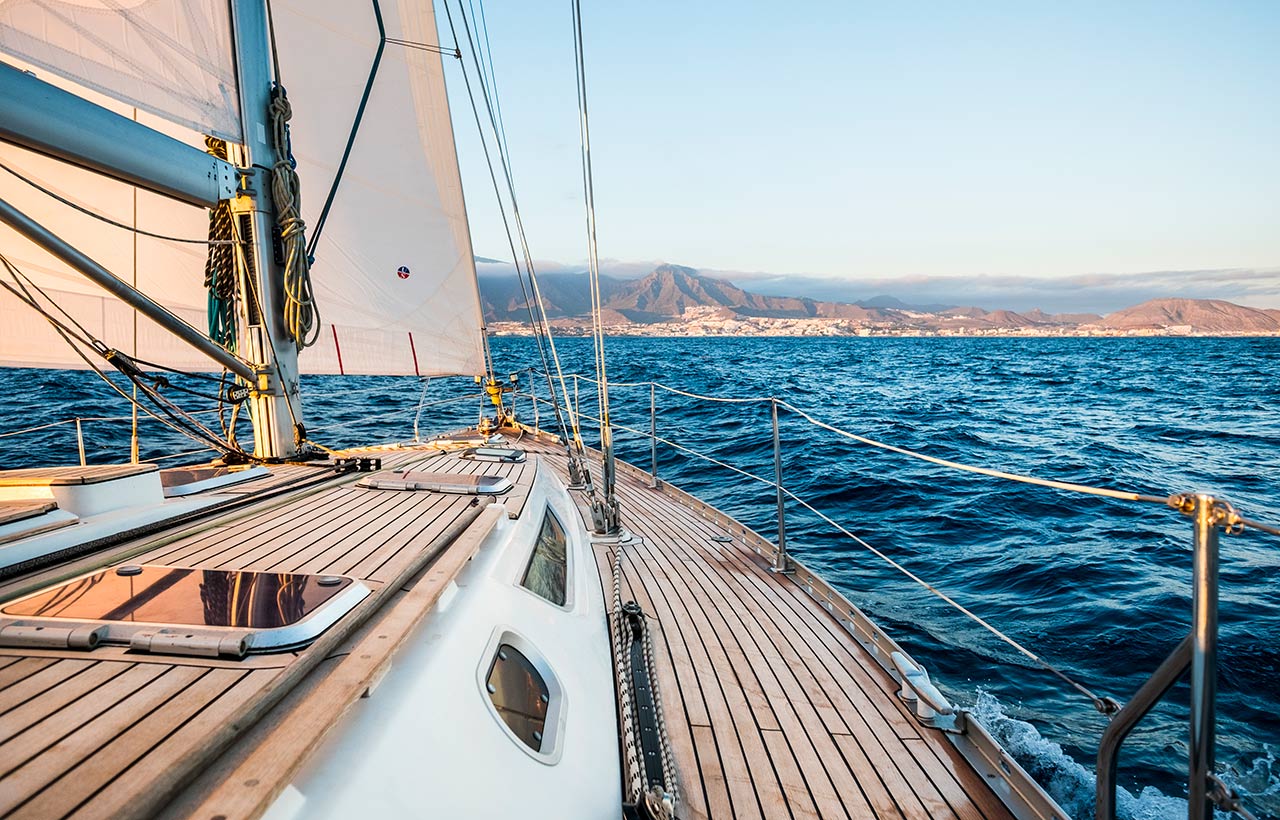 Best Time to Sail Across the Pacific: Routes, Weather & Tips - Castle ...