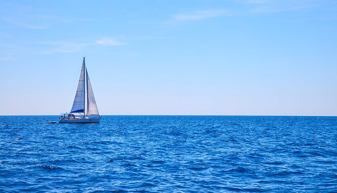 How Fast Can Sailboats Go? - Castle Harbor Boating